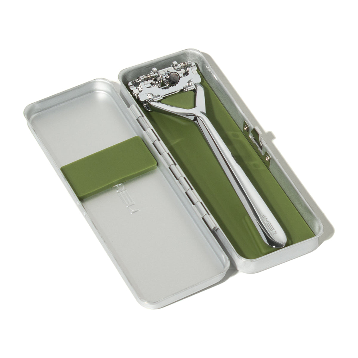 The Leaf Razor Travel Case – NOAH